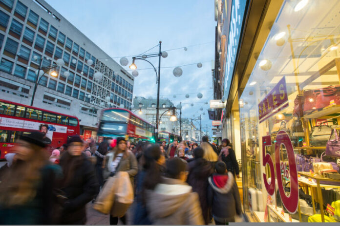 Retail footfall recovers slowly as Brits continue to work from home