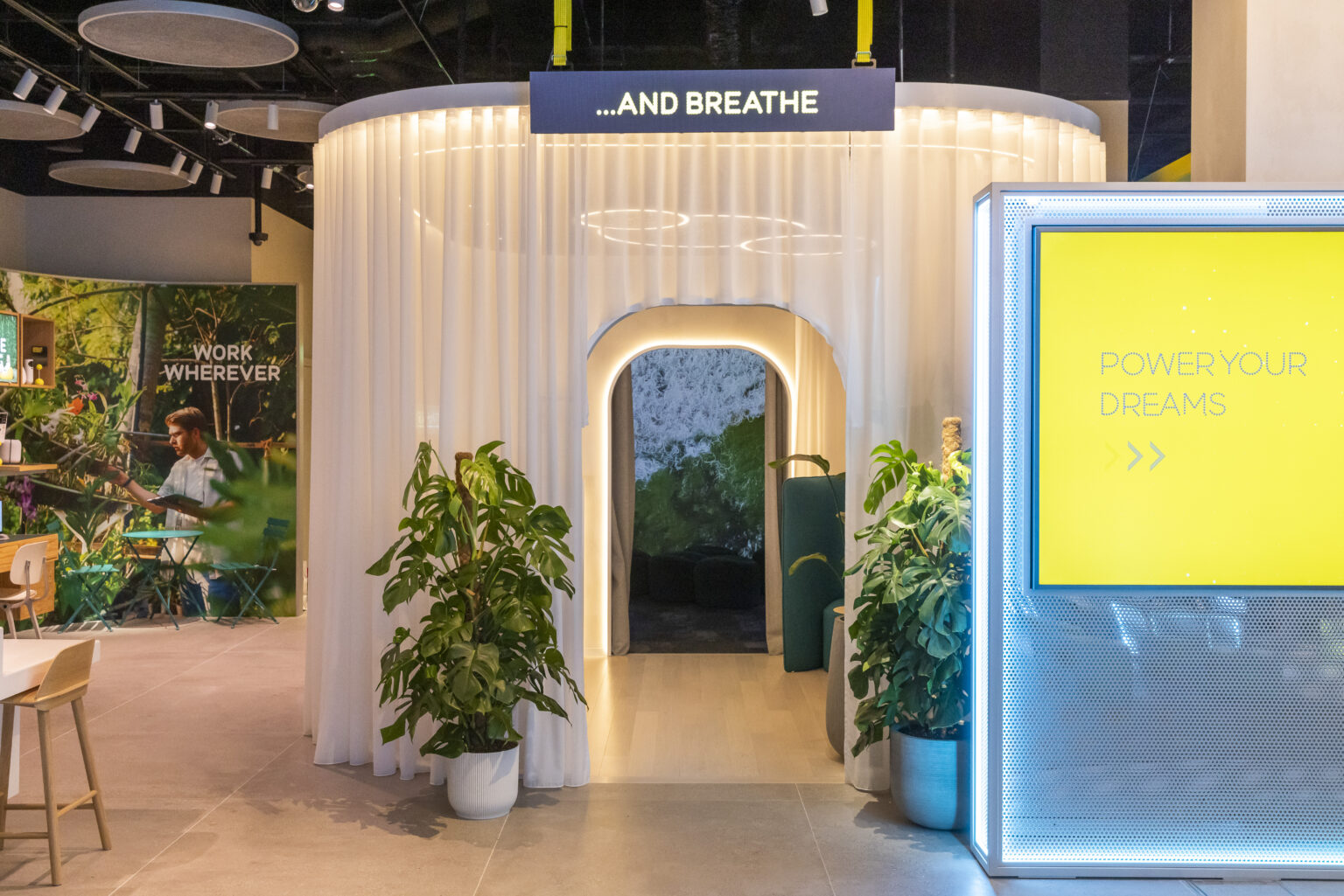 In pictures: EE steps into experiential retail with first Studio ...