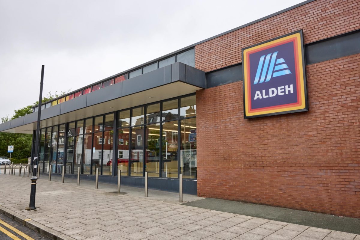 Aldi’s ‘Aldeh’ Oasis tribute to stay above Manchester store - Retail ...